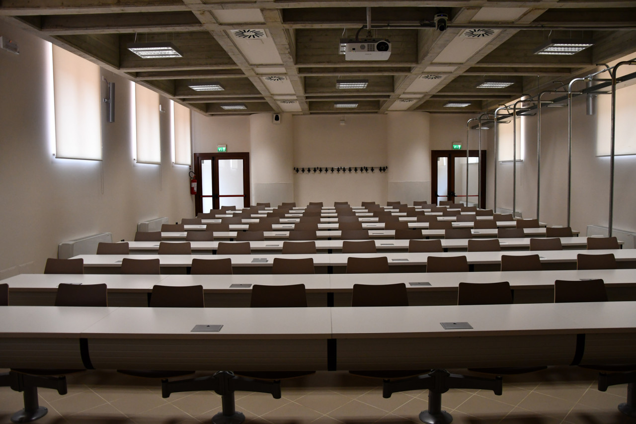 University of Modena and Reggio Emilia, Department of Linguistic and ...