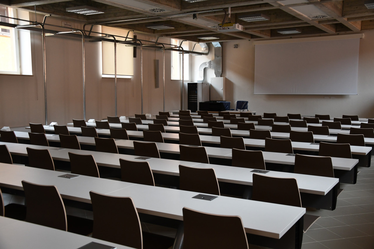 University of Modena and Reggio Emilia, Department of Linguistic and ...