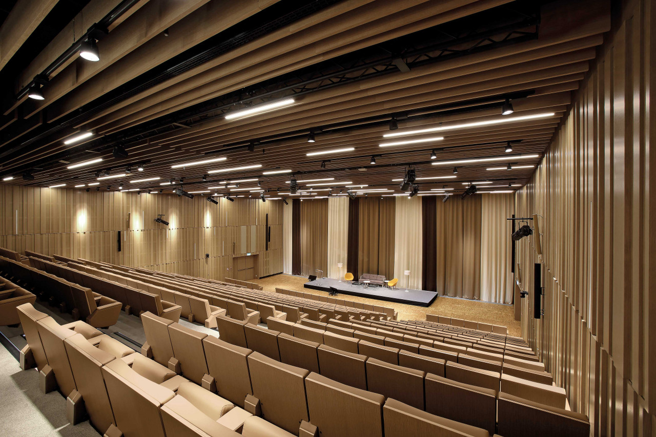 Seating for BNP Paribas multipurpose hall, Luxembourg - Aresline