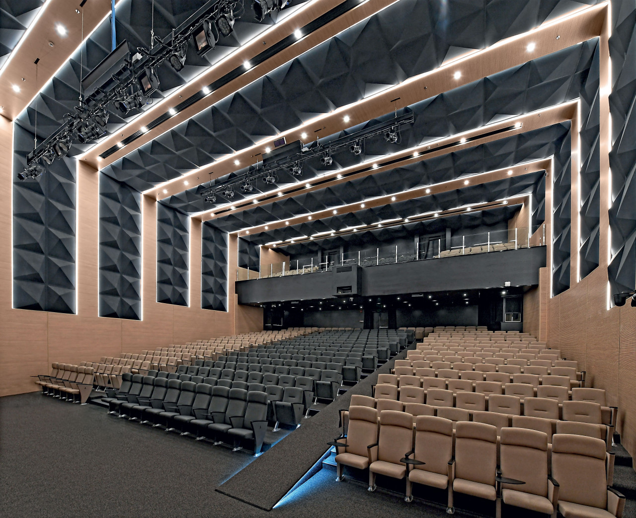 Seating for Dasman Bilingual School, Kuwait - Aresline