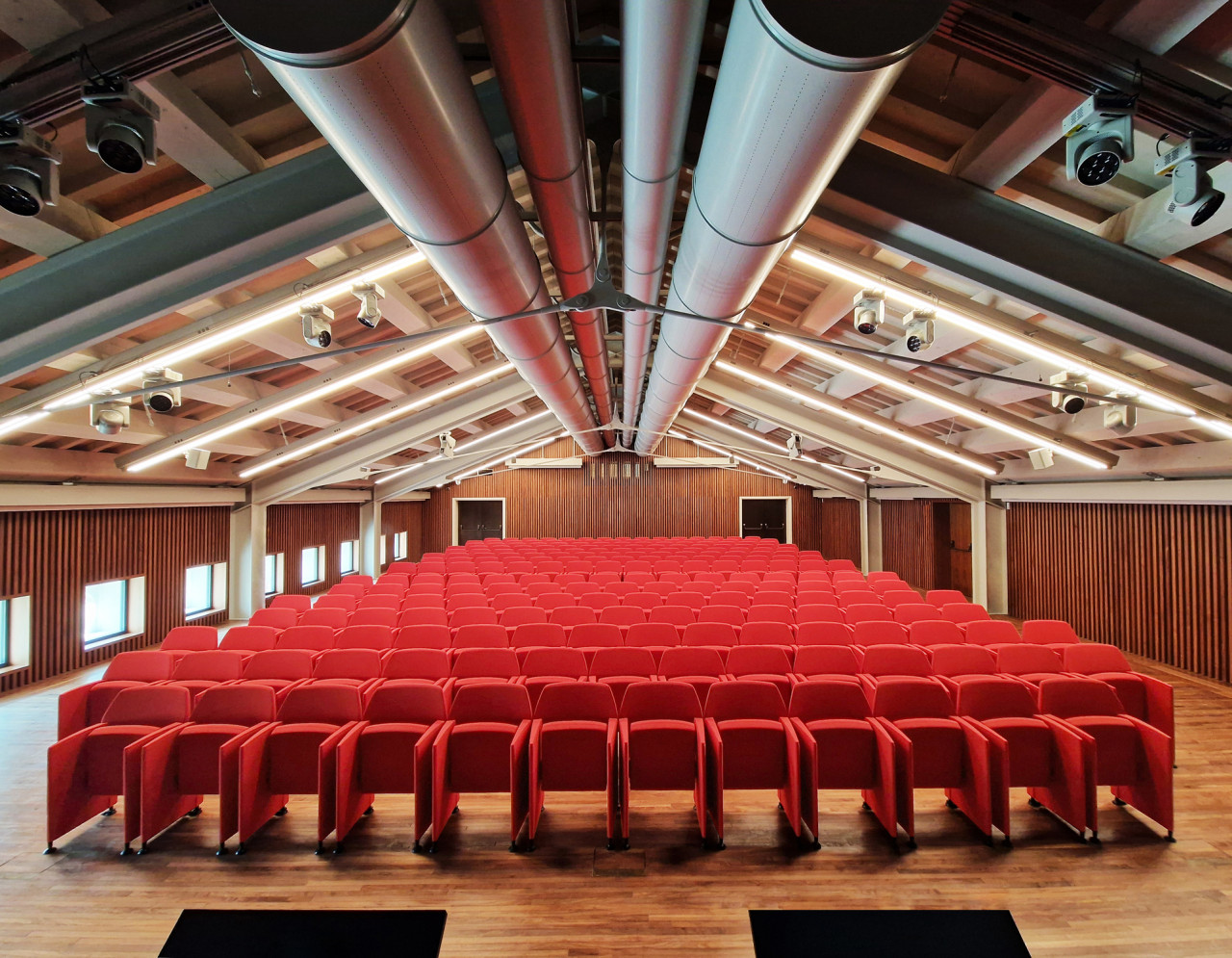 Seating for The Human Safety Net, Venice, Italy - Aresline