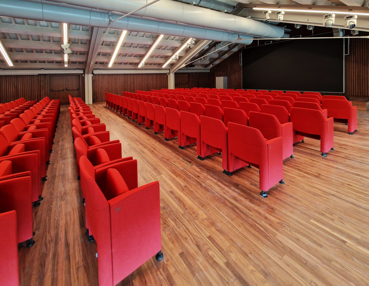 Seating for The Human Safety Net, Venice, Italy - Aresline