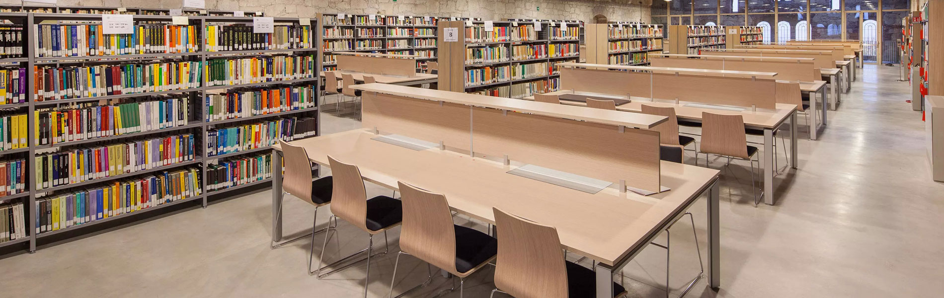 Seating for the "Santa Marta" University in Verona - Aresline